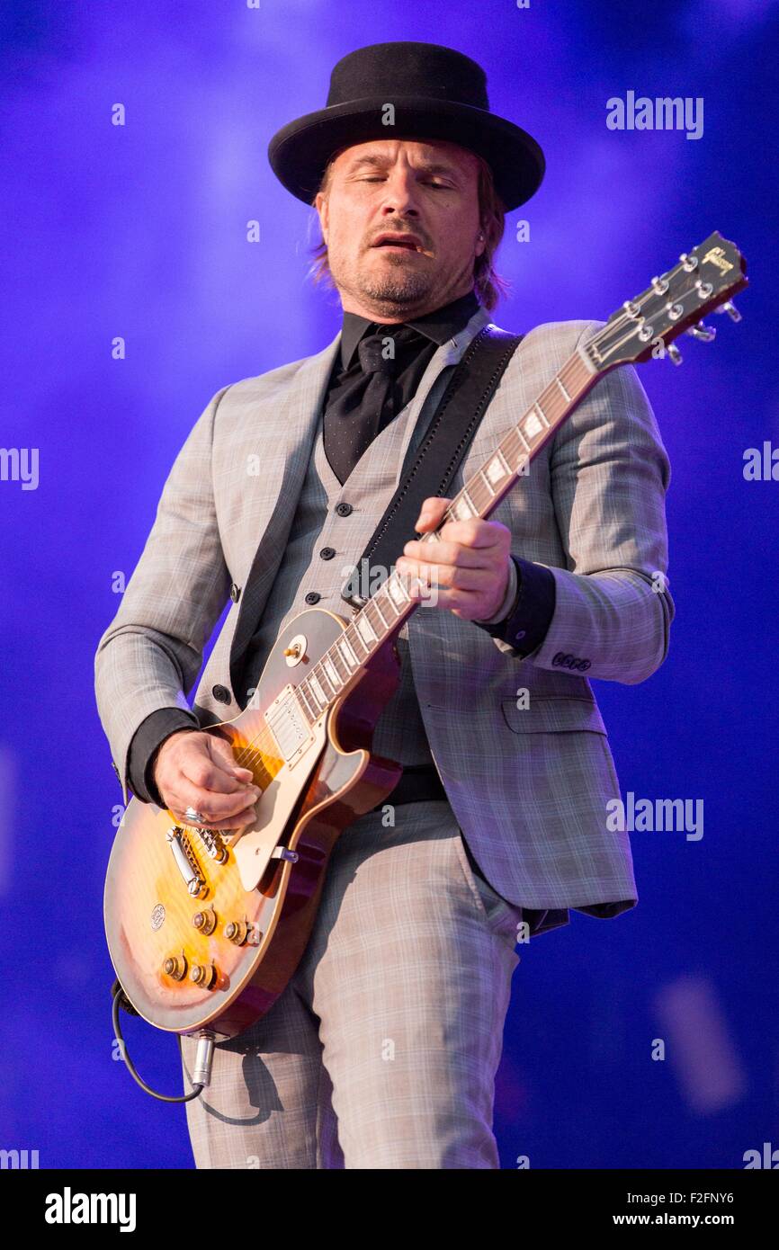 Chicago, Illinois, USA. 15th Sep, 2015. Guitarist NALLE COLT of Vintage ...