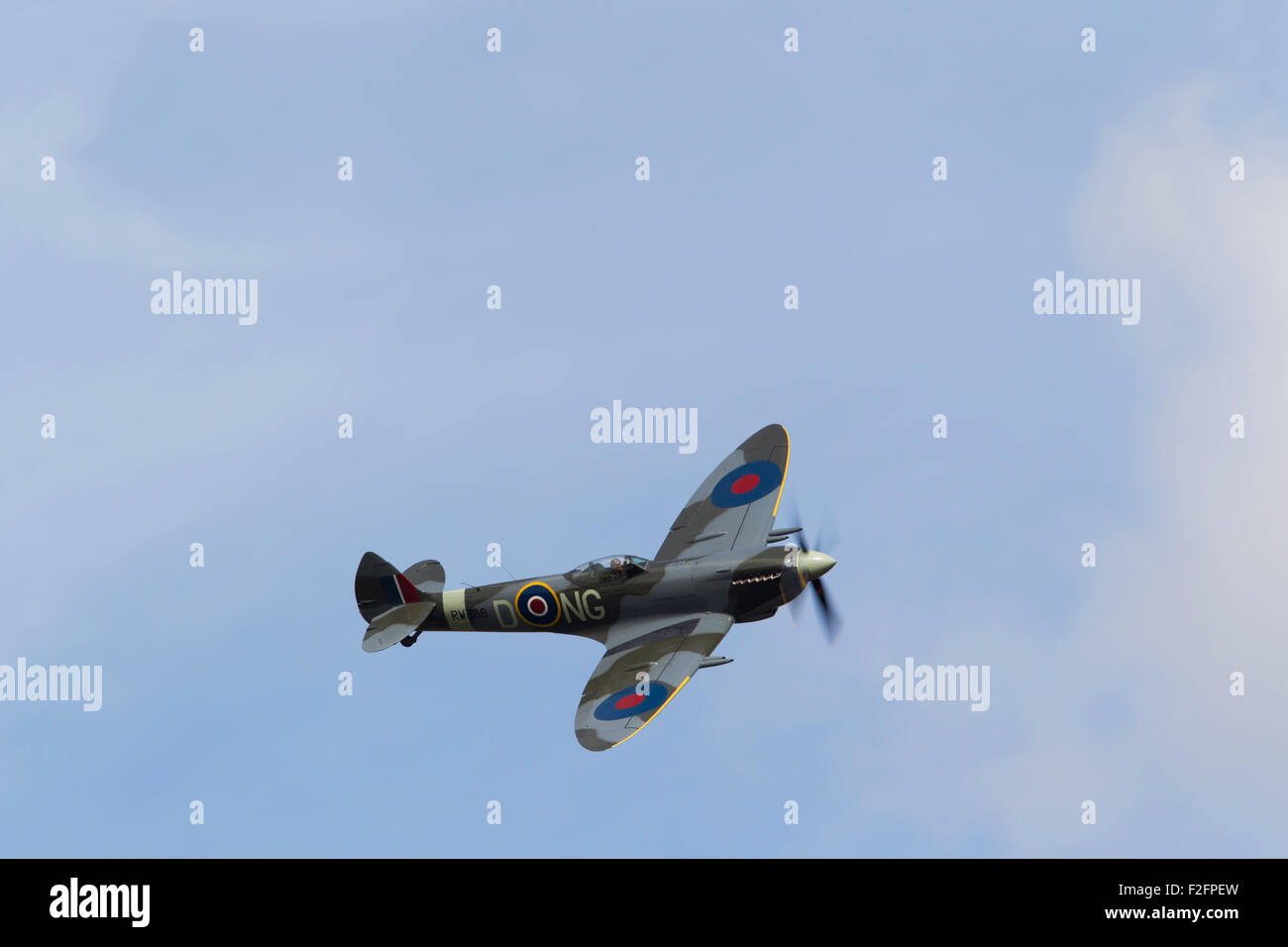 Fly past spitfire hi-res stock photography and images - Alamy