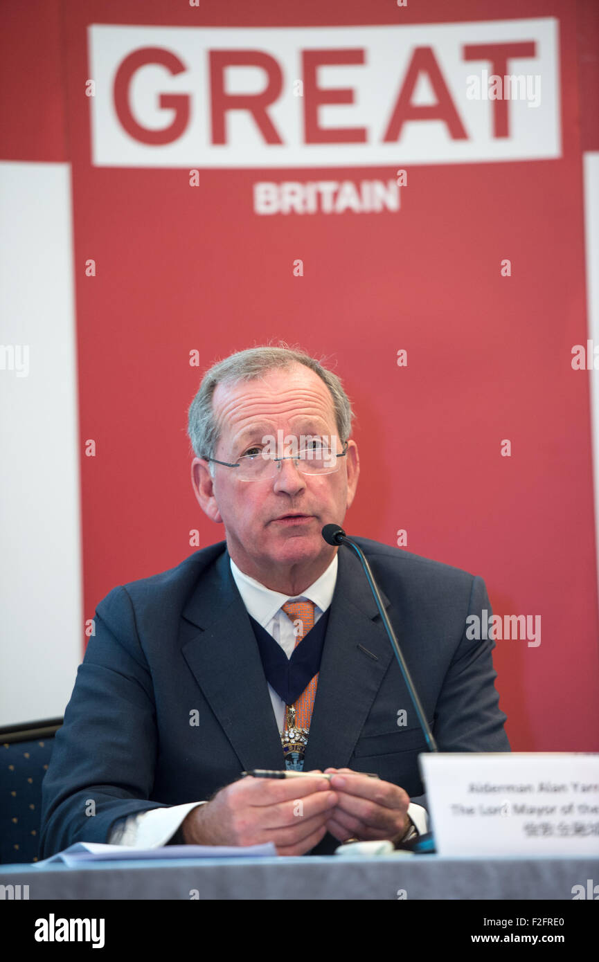The lord mayor alderman alan yarrow hi-res stock photography and images ...