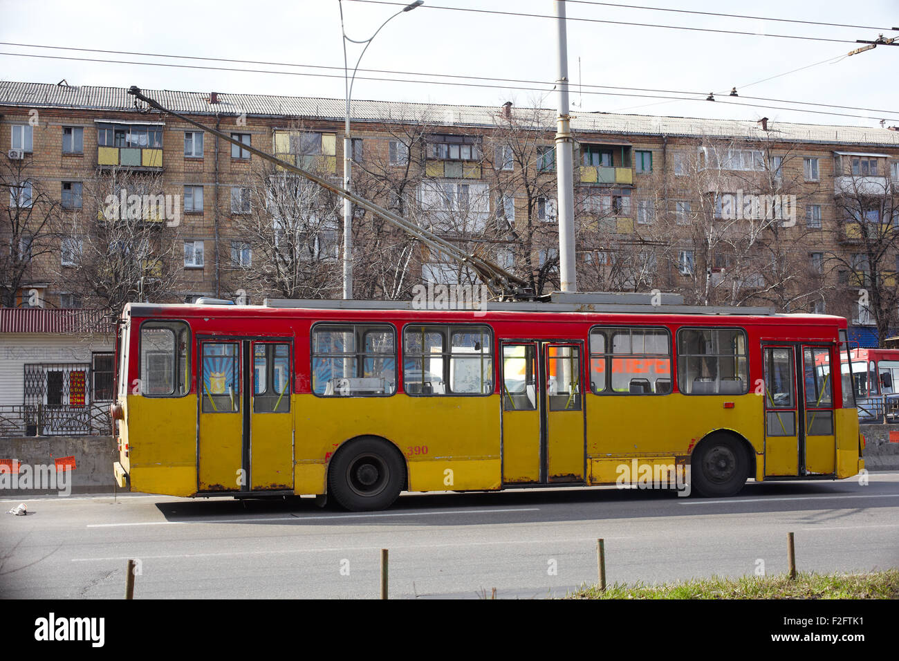 Yellow bus in Kiev, Ukraine Stock Photo - Alamy