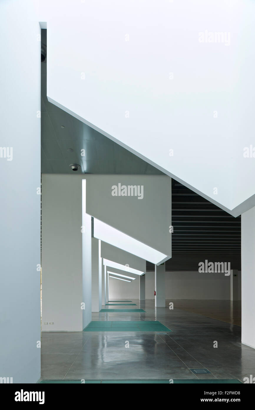 Detail skylight columns in ground hi-res stock photography and images ...