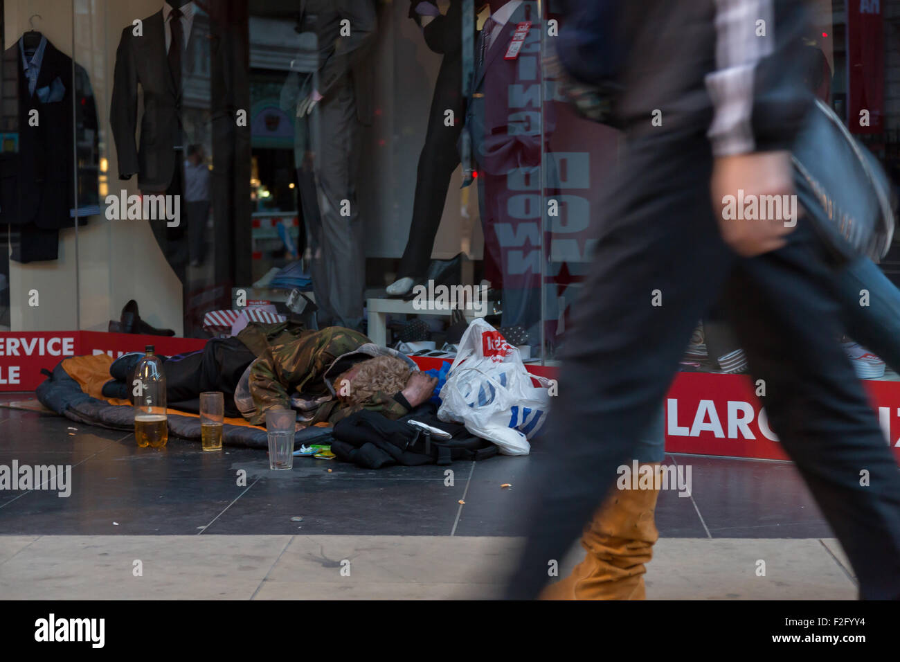 Homeless london night hi-res stock photography and images - Alamy