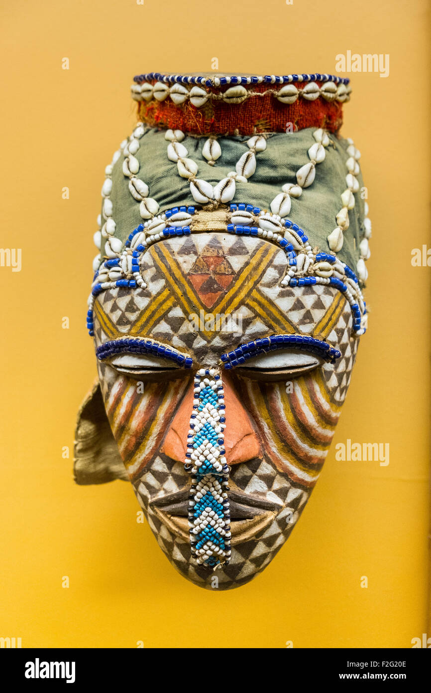 Beads artifact hi-res stock photography and images - Alamy