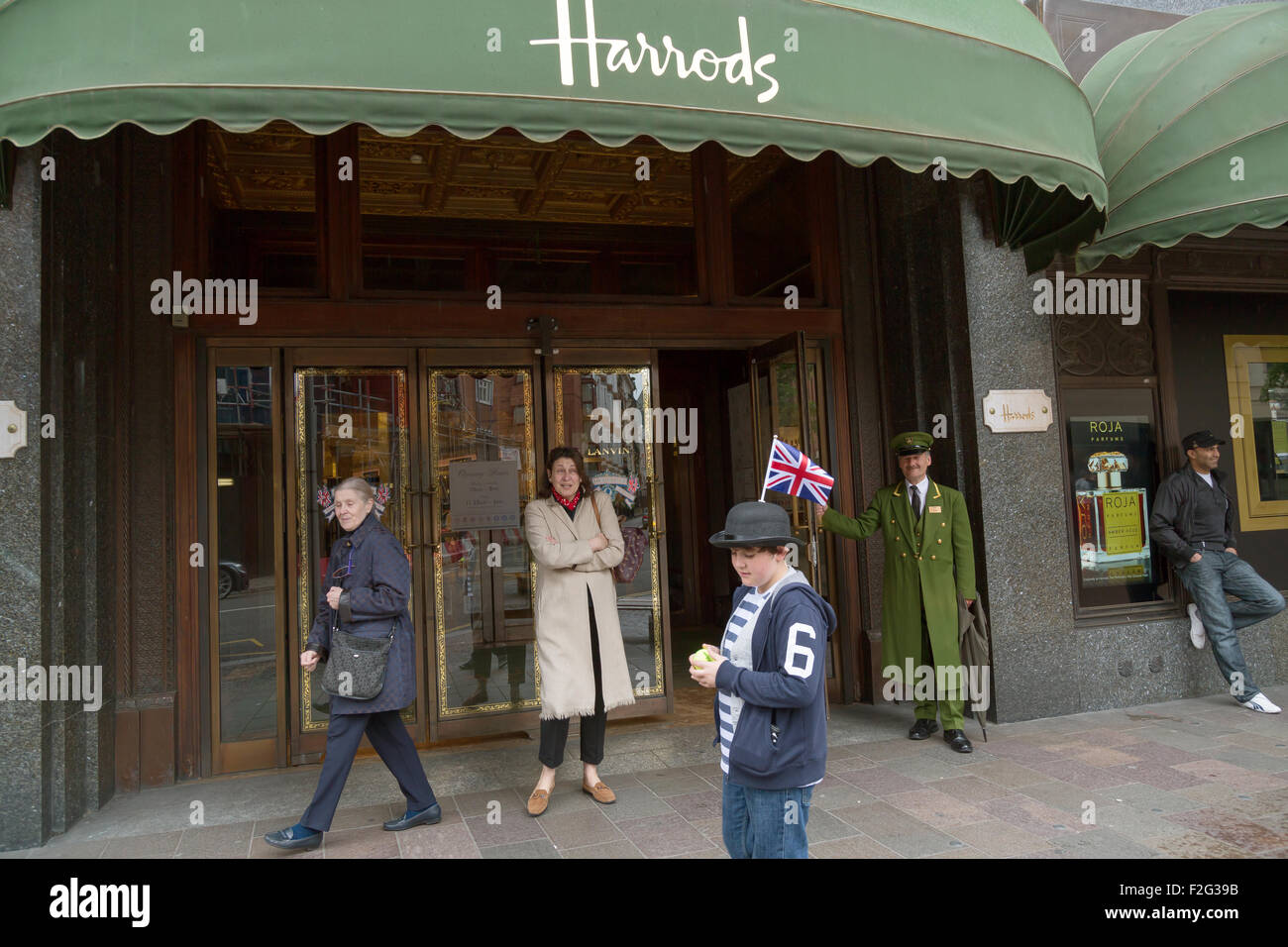 Harrods harrods doorman doorman hi-res stock photography and images - Alamy