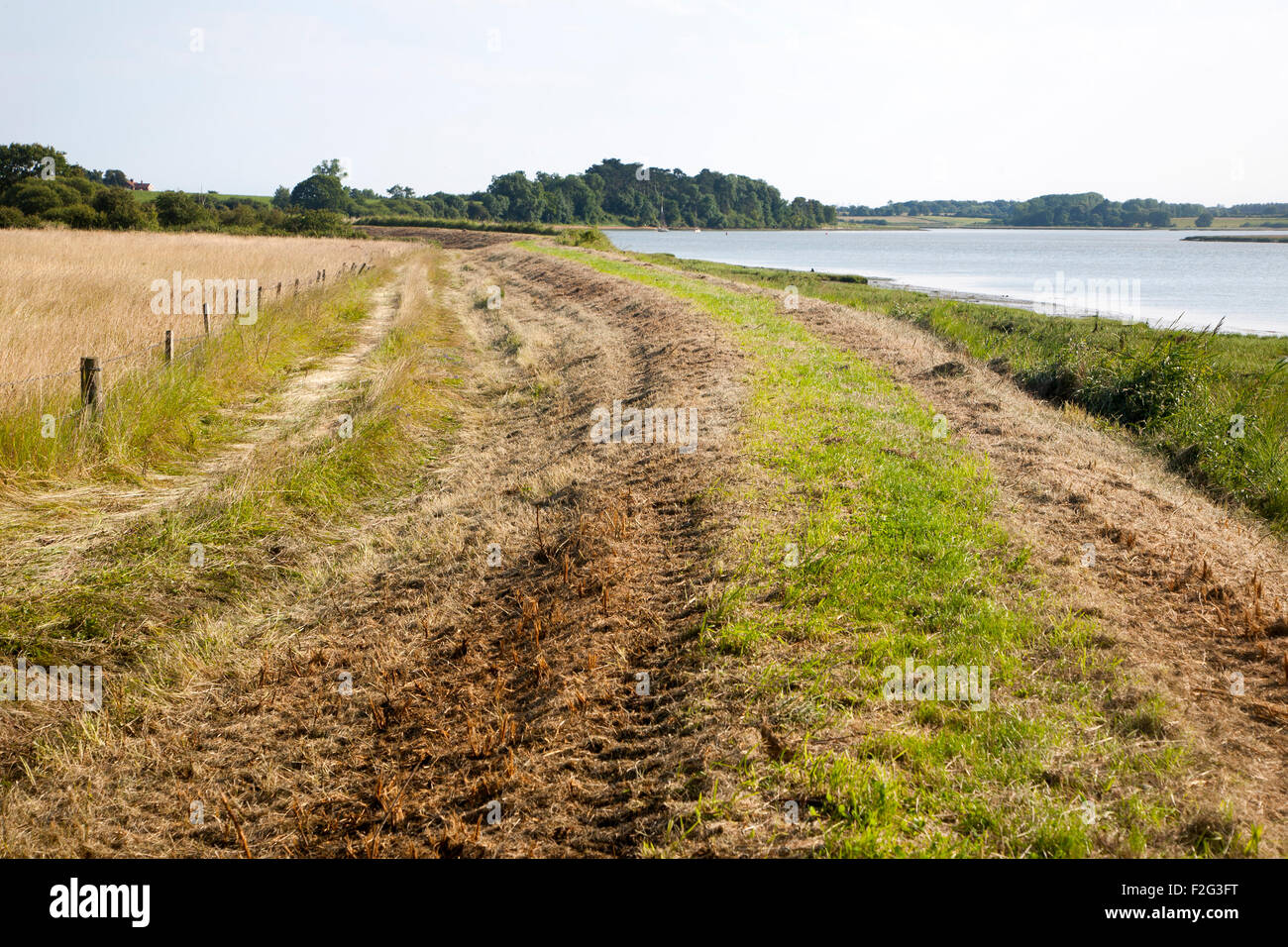 Flood defence bank river deben floodplain hi-res stock photography and ...