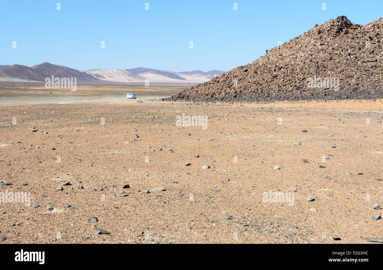 Driving in the Messum crater in Damaraland namibia Stock Photo - Alamy