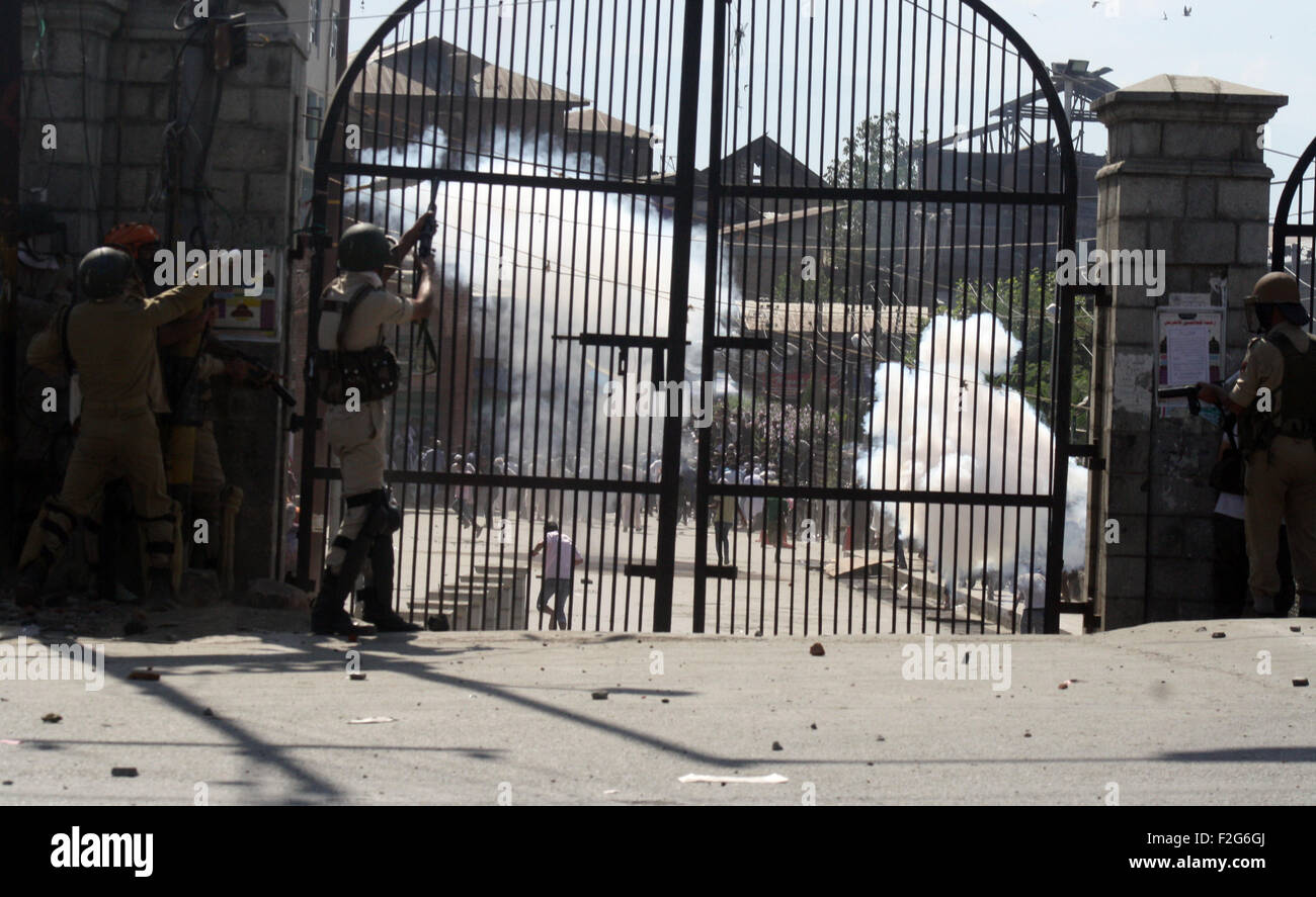 Tear gas shells hi-res stock photography and images - Alamy