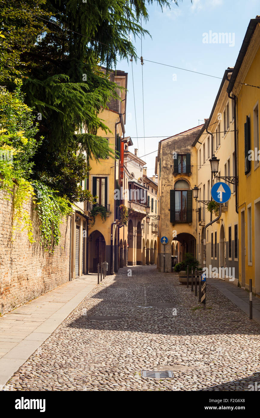 View street in medieval hi-res stock photography and images - Alamy