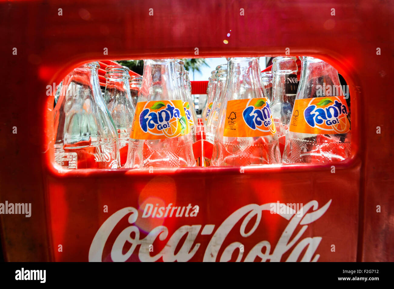 the delivery of Coca Cola-la entrega de Coca Cola Stock Photo - Alamy