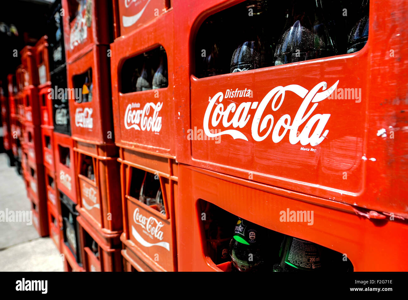 the delivery of Coca Cola-la entrega de Coca Cola Stock Photo - Alamy