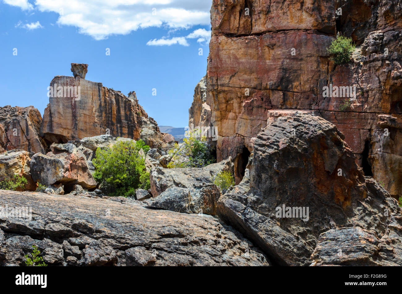 Rock caves and rock caves hi-res stock photography and images - Alamy