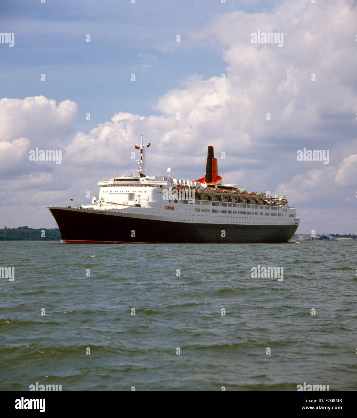 Luxury passenger liners hi-res stock photography and images - Alamy