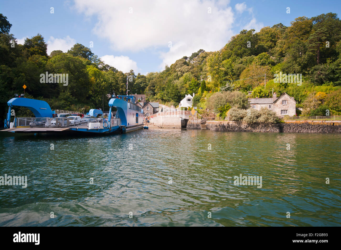 The King Harry Chain Ferry Which connects St Mawes and the Roseland ...