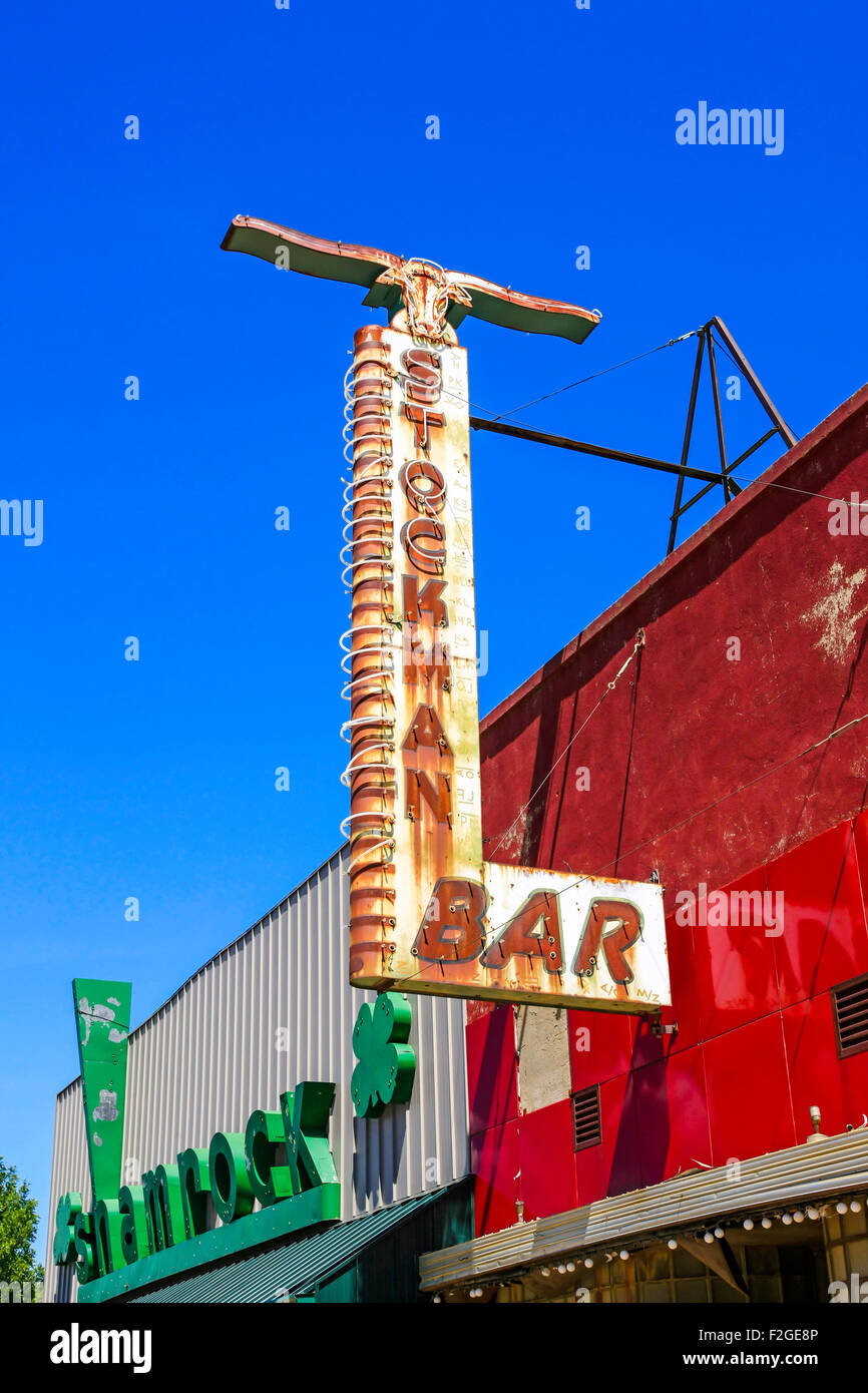 Montana bar sign hi-res stock photography and images - Alamy