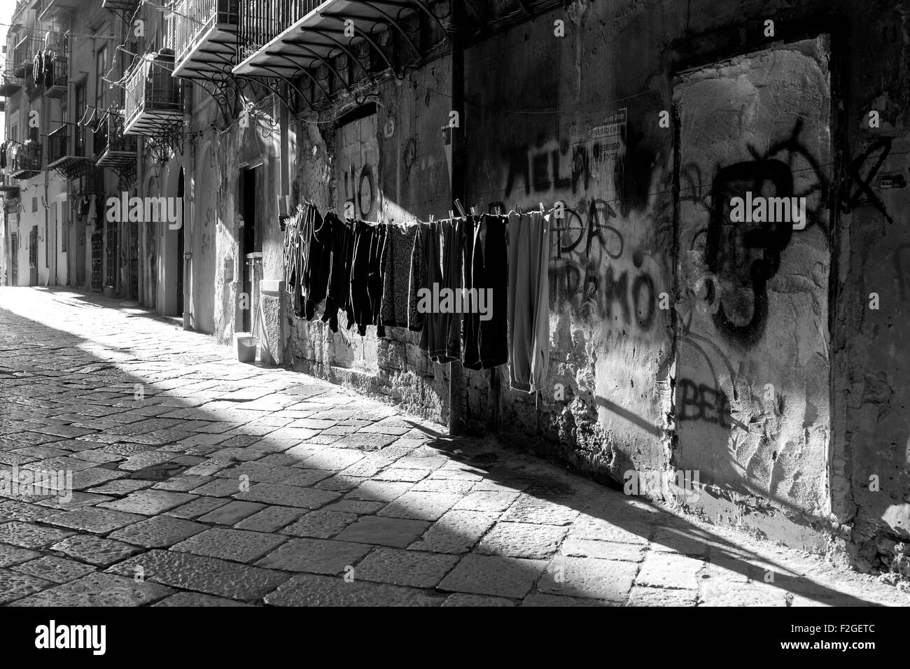 Palermo street view hi-res stock photography and images - Alamy