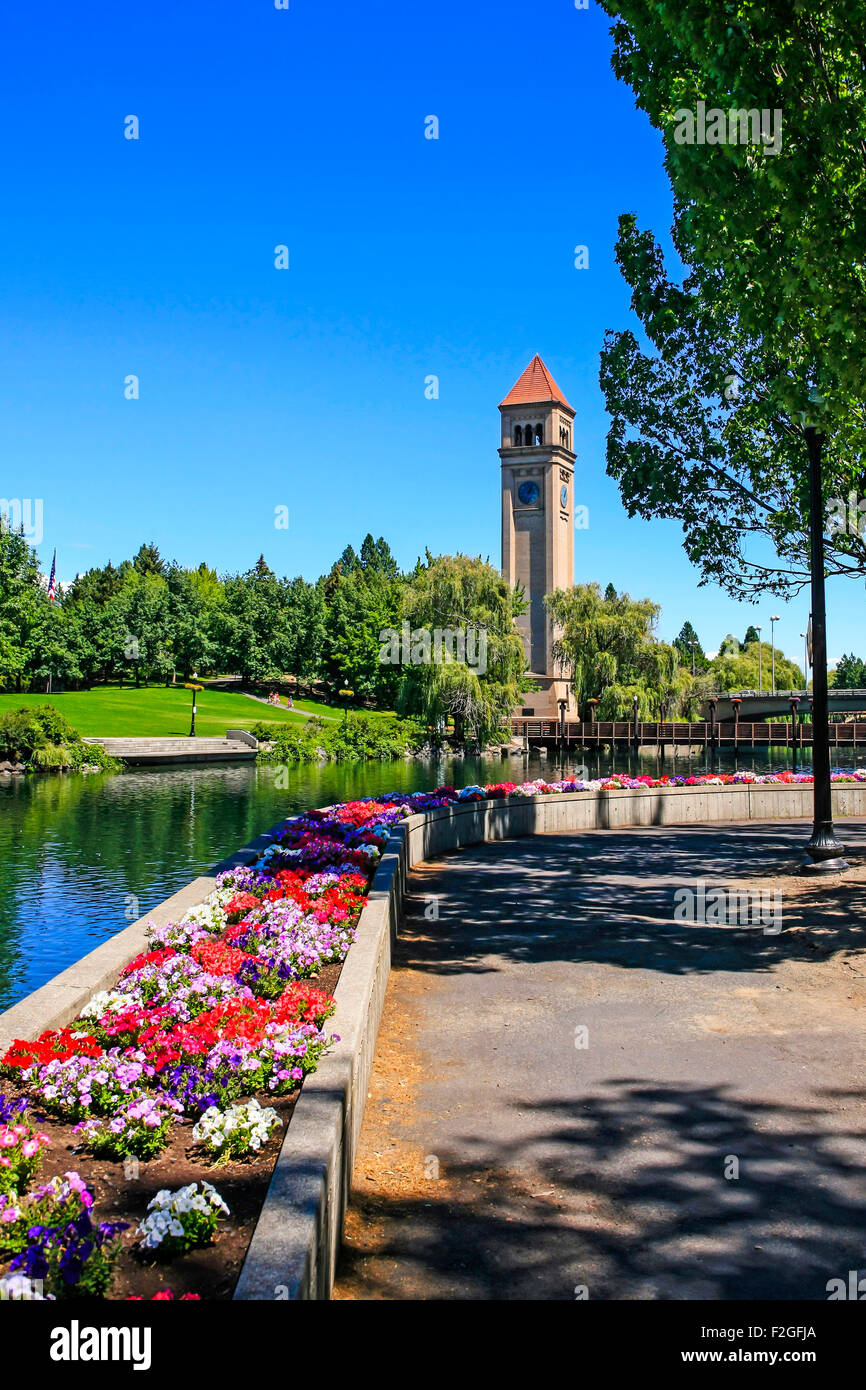 The Great Northern clock tower and U.S. Pavilion in Riverfront Park ...