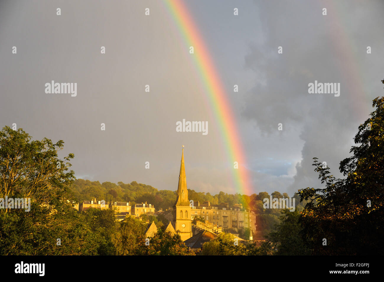 Widcombe, Bath, UK. 18th September, 2015. UK Weather. An evening rain ...