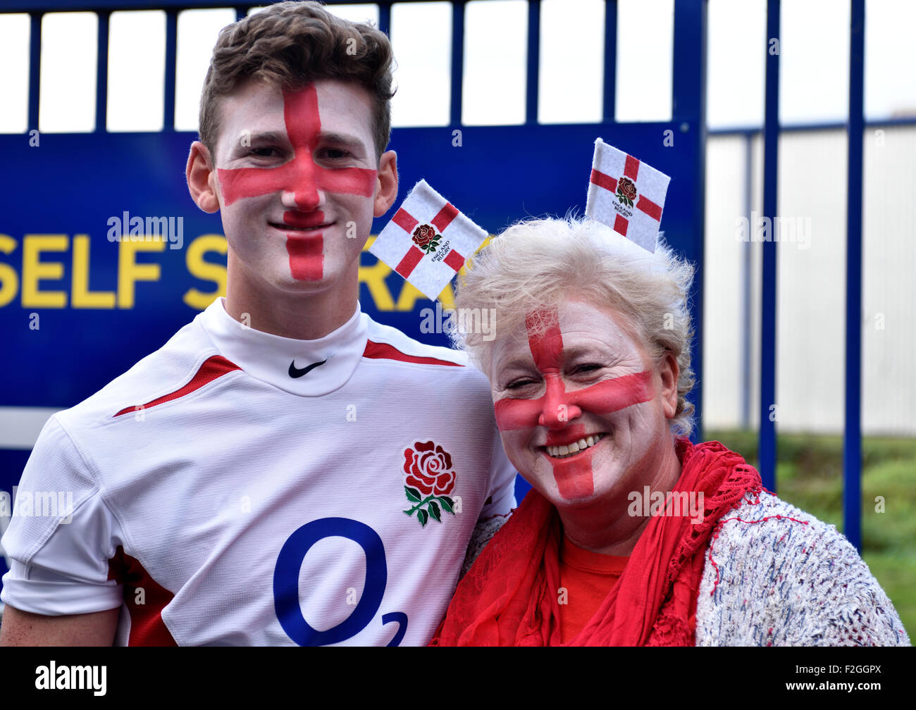 England supporters arriving for the kick off of the Rugby World Cup ...