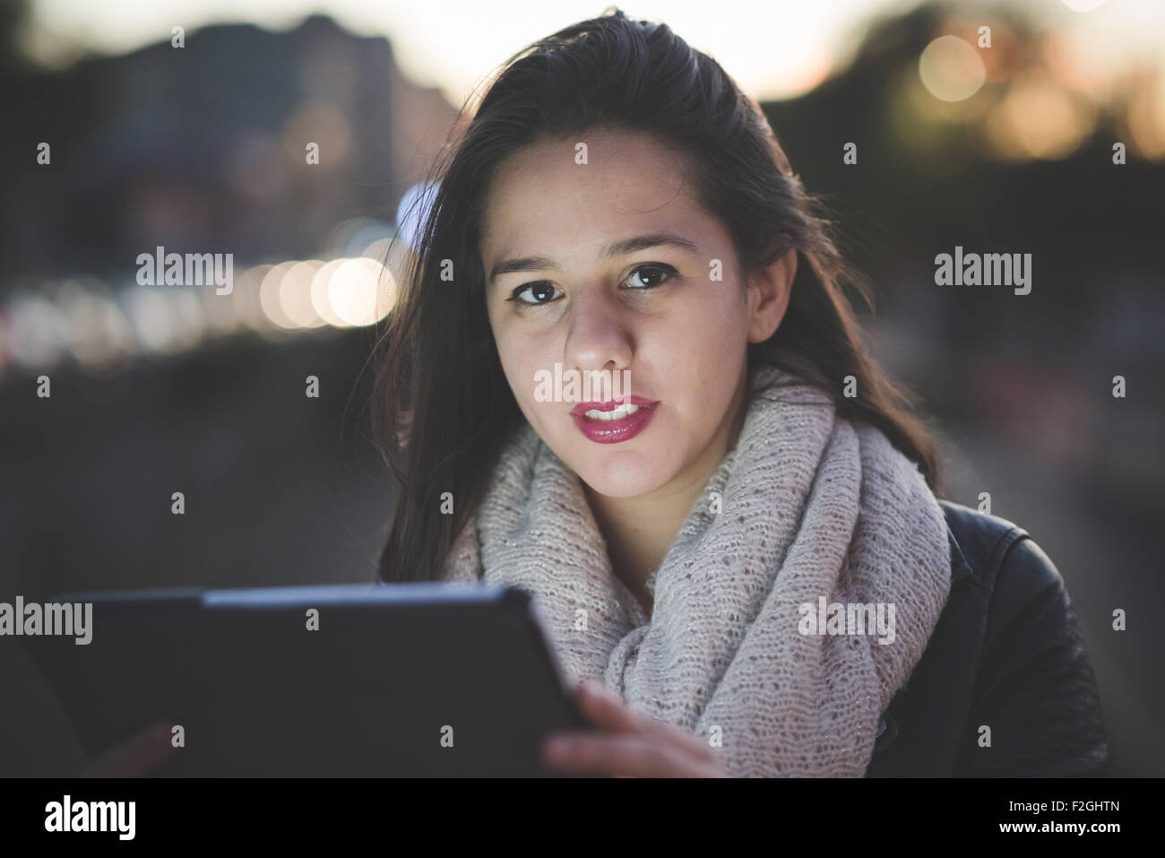 Portrait fashionable young woman backlight hi-res stock photography and ...
