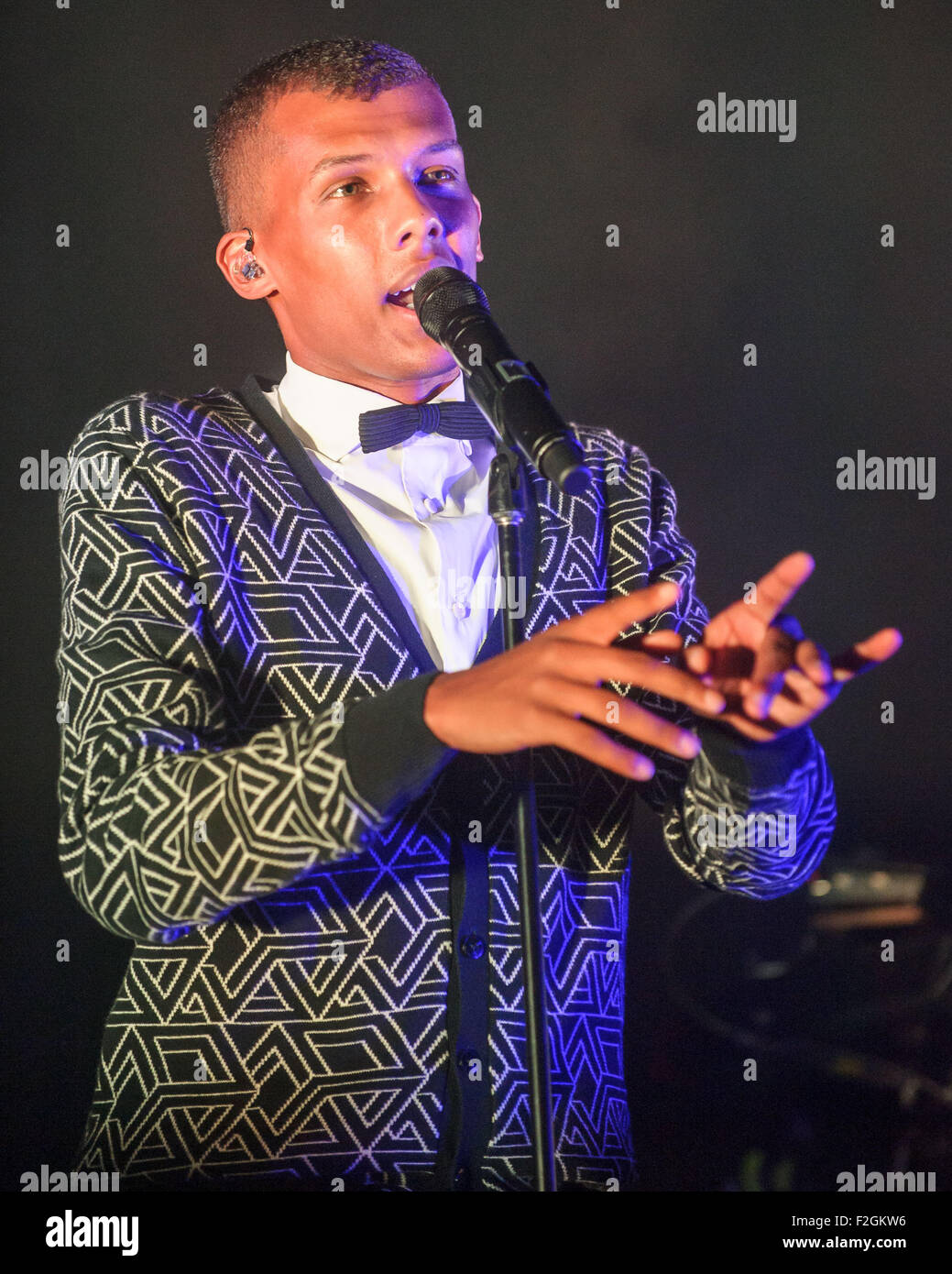 Stromae Alors On Danse