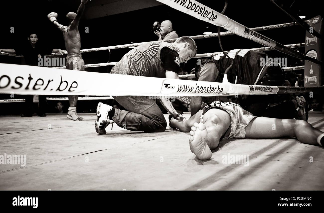 Muay Thai fight in Thailand boxing stadium Stock Photo - Alamy
