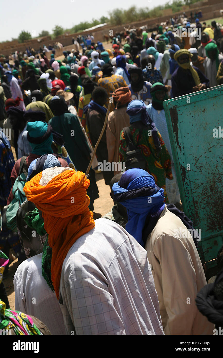 Animal market in Gorom Gorom, Burkino Faso; men in turbans Stock Photo ...