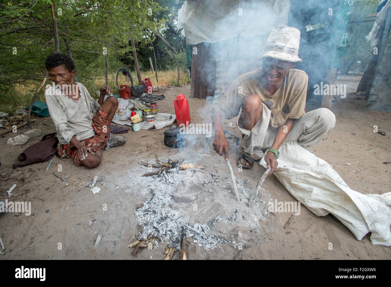 Botswana bushmen hi-res stock photography and images - Alamy