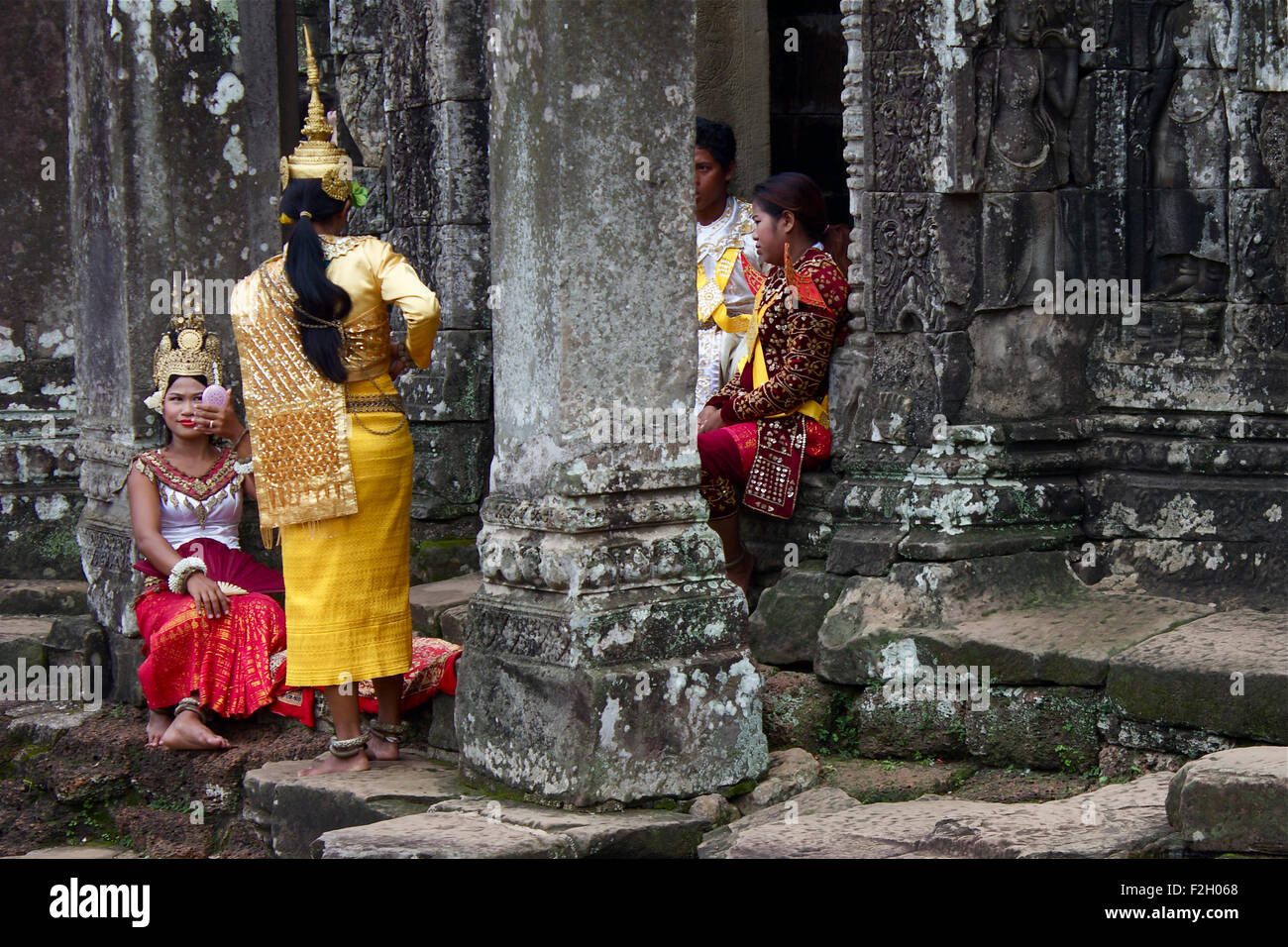 Asian traditional garb hi-res stock photography and images - Alamy