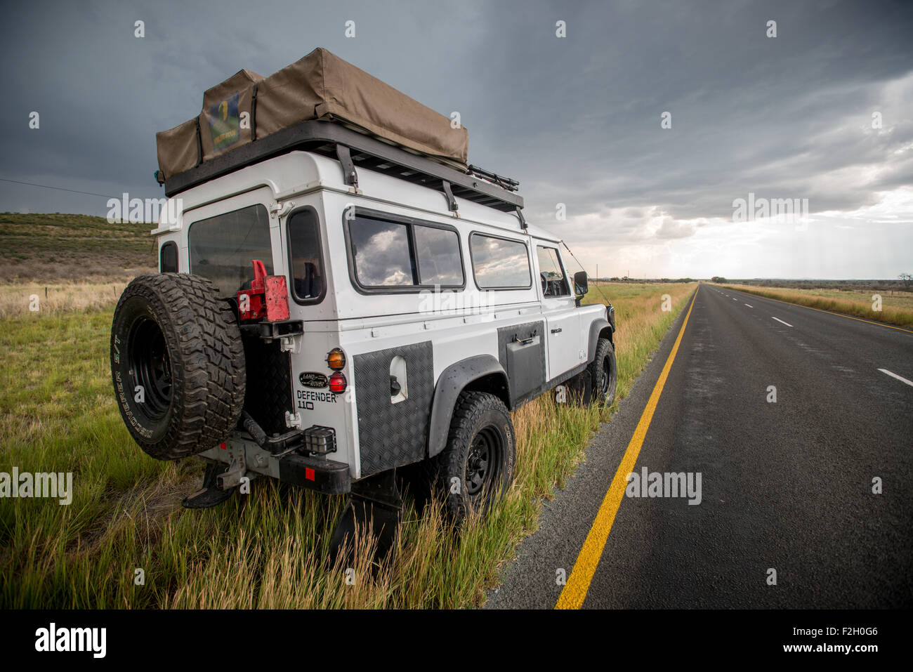 Land rover vehicle hi-res stock photography and images - Alamy