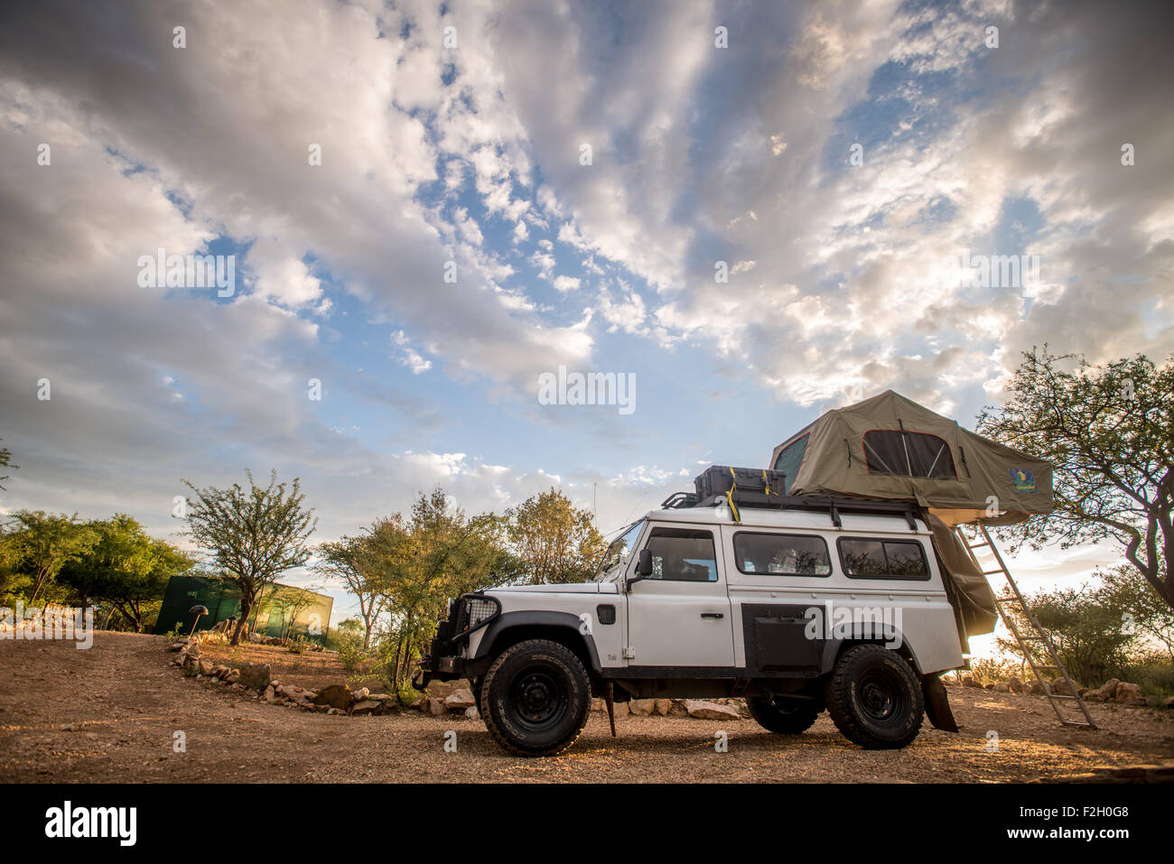 Land rover vehicle hi-res stock photography and images - Alamy