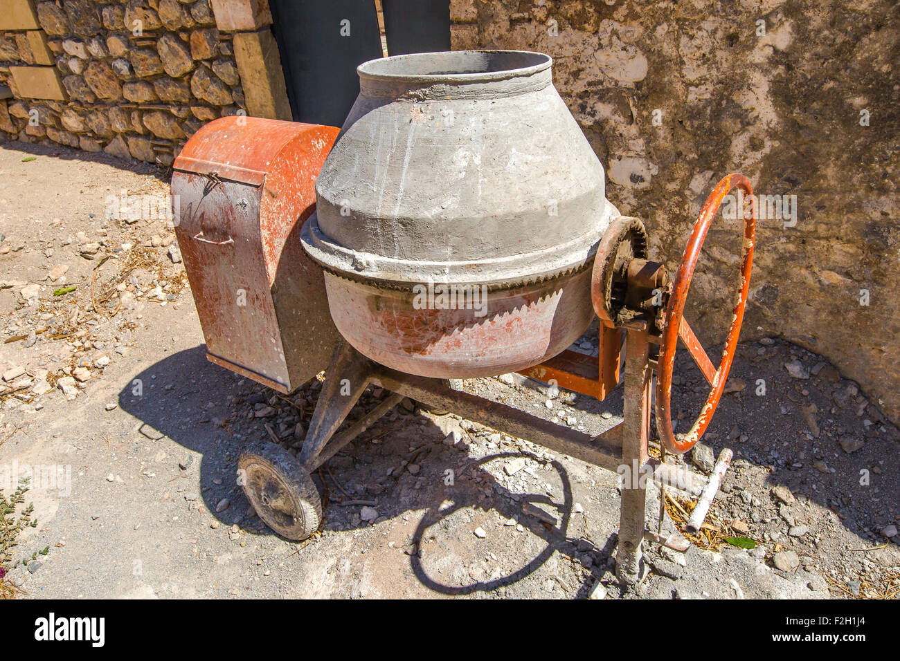 Cement mixer bricks hi-res stock photography and images - Alamy