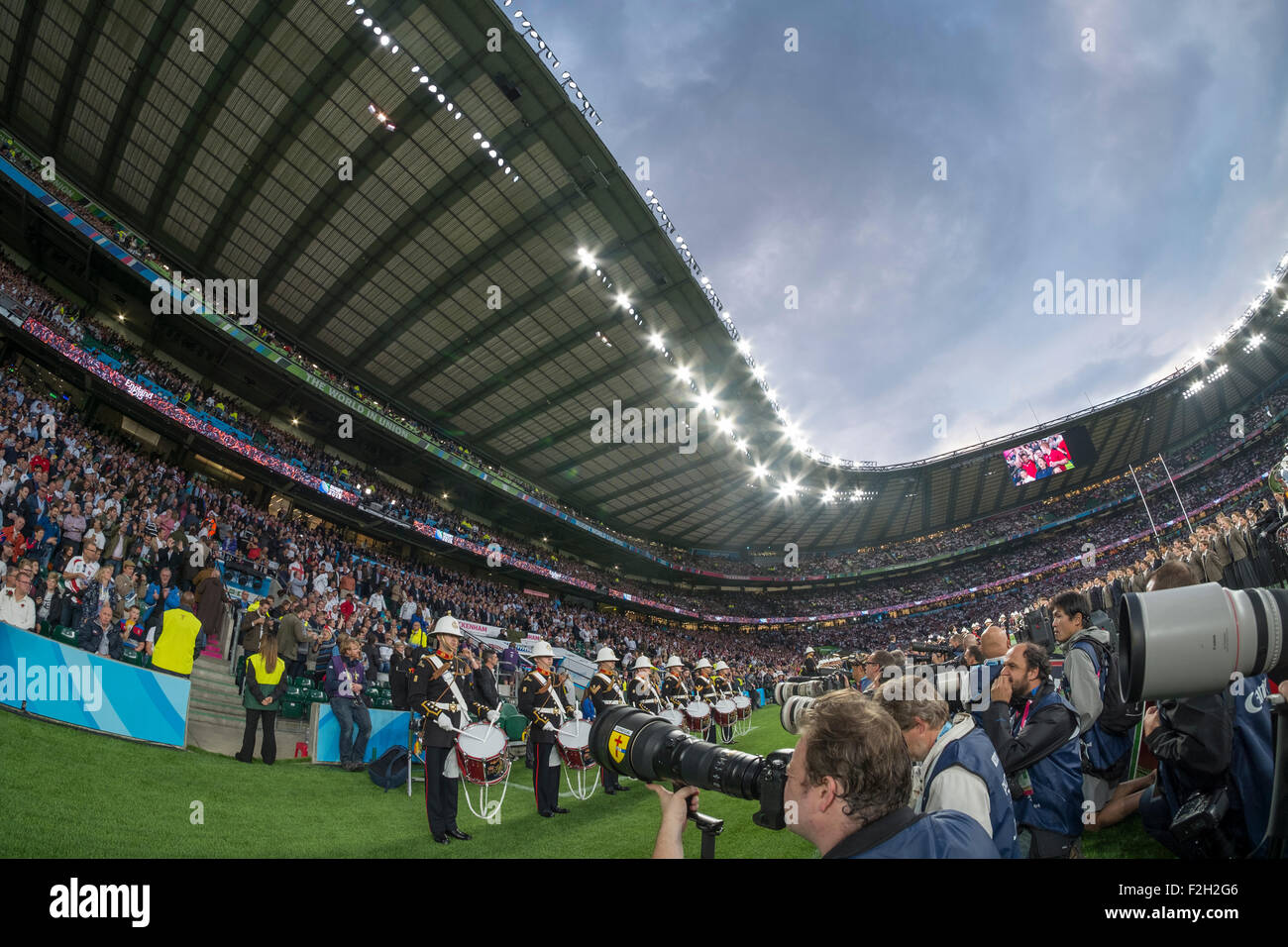 England Rugby Crowd High Resolution Stock Photography and Images - Alamy