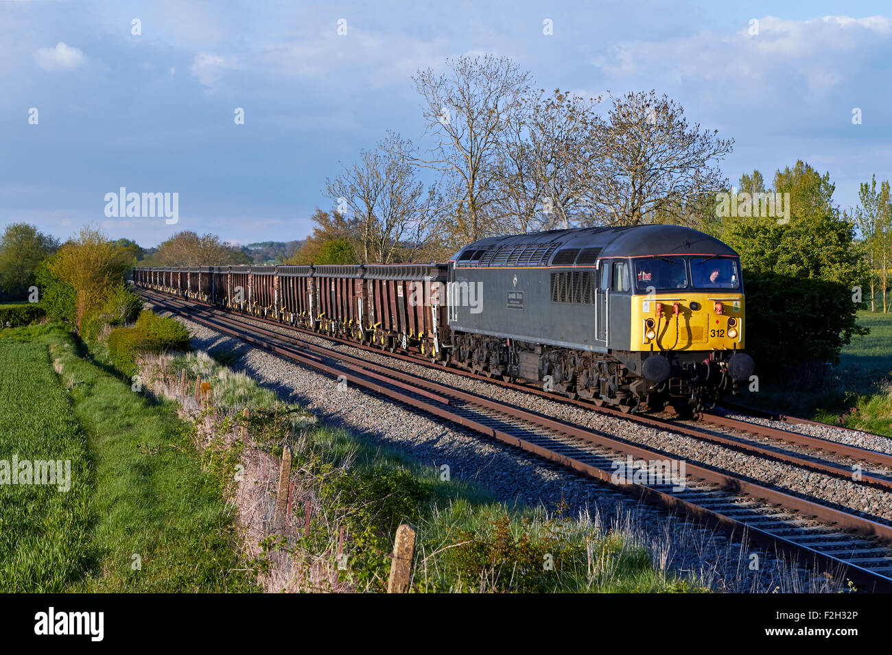Scrap train uk hi-res stock photography and images - Alamy