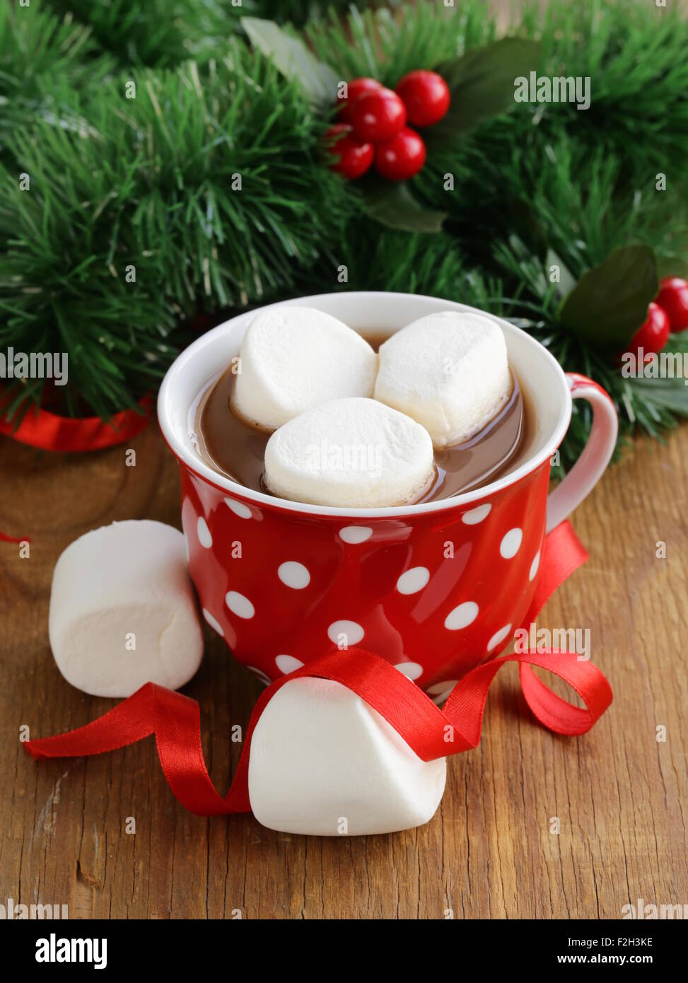 Christmas hot chocolate cocoa with marshmallows Stock Photo - Alamy