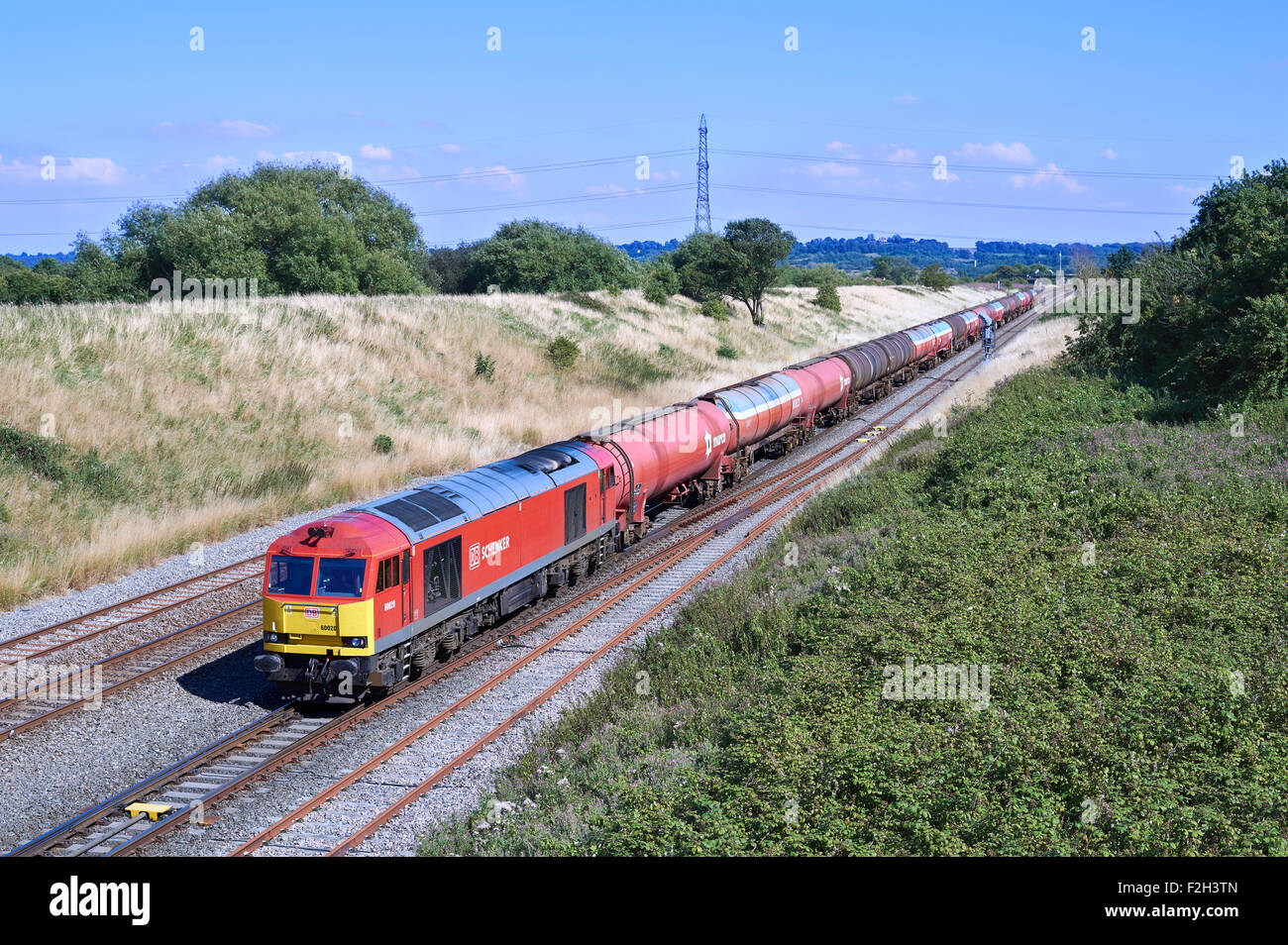 DBS 60020 passes through Pilning with 6B33 11:25 Theale Murco to ...