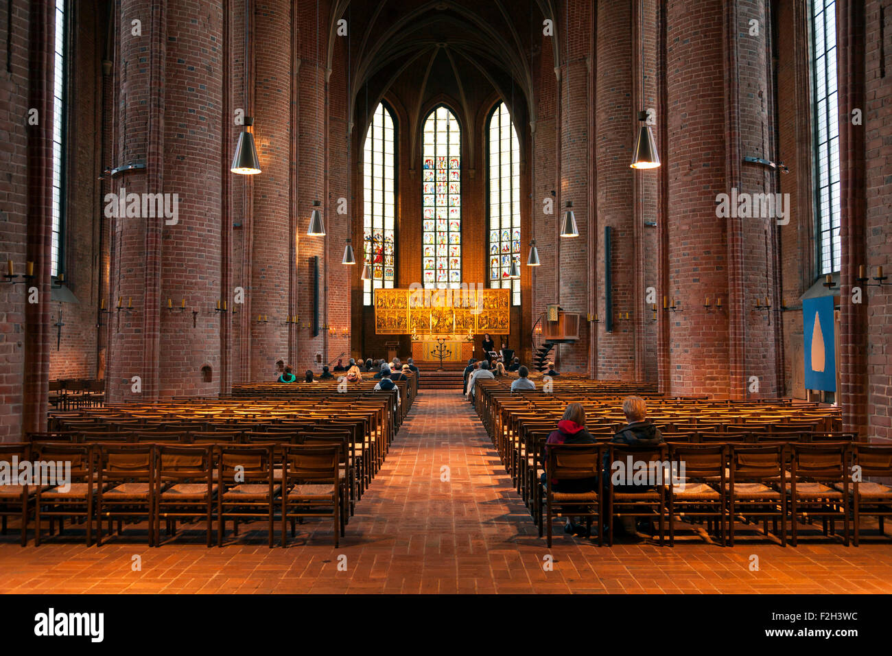 interior and altar of the Marktkirche St. Georgii et Jacobi / Market ...