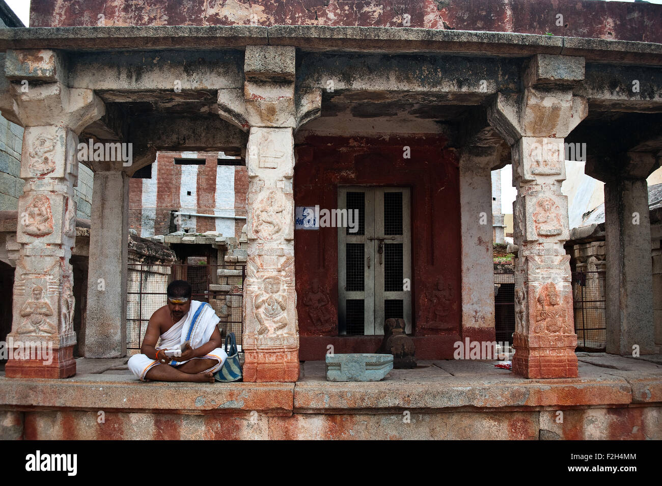 Hindu temple in hampi hi-res stock photography and images - Alamy