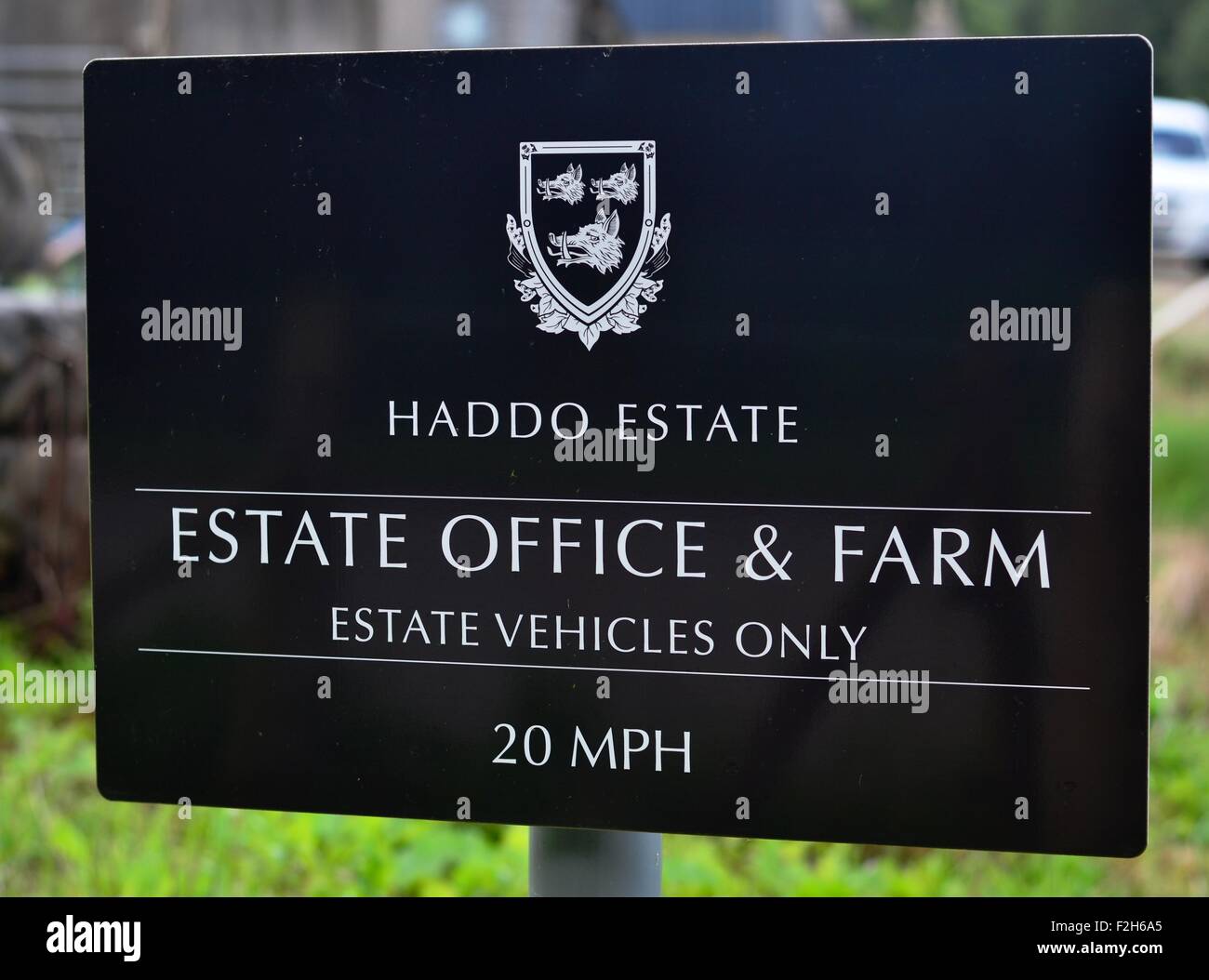 Ellon sign hi-res stock photography and images - Alamy