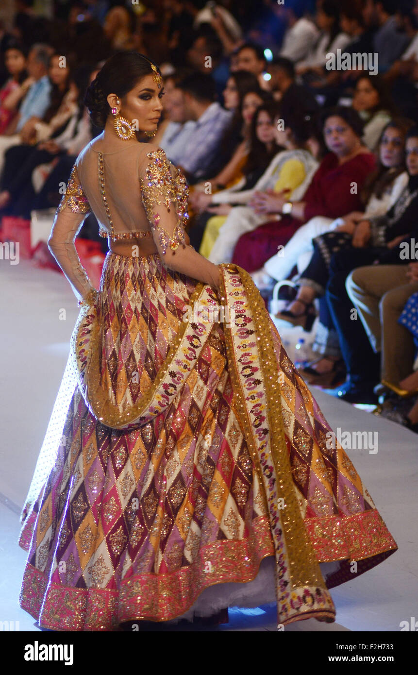 Lahore, Pakistan. 18th Sep, 2015. Pakistani models presents their ...