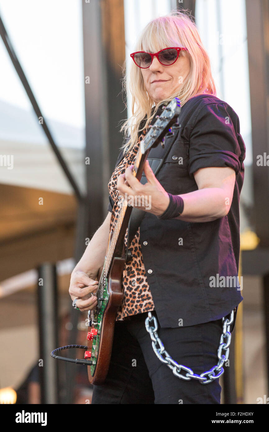 Chicago, Illinois, USA. 13th Sep, 2015. Musician SUZI GARDNER of L7 ...