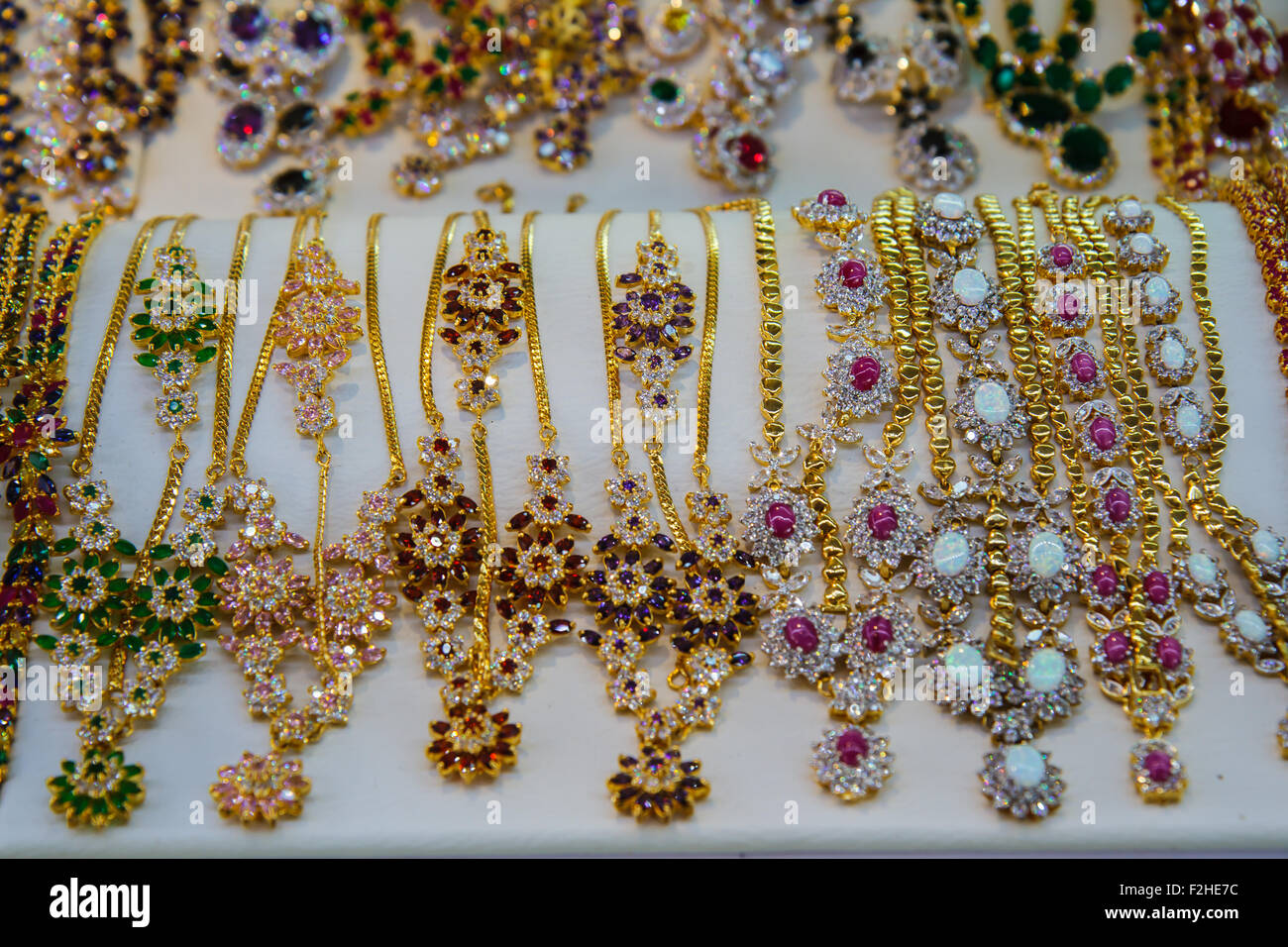 Womens jewelry jewellery hi-res stock photography and images - Alamy