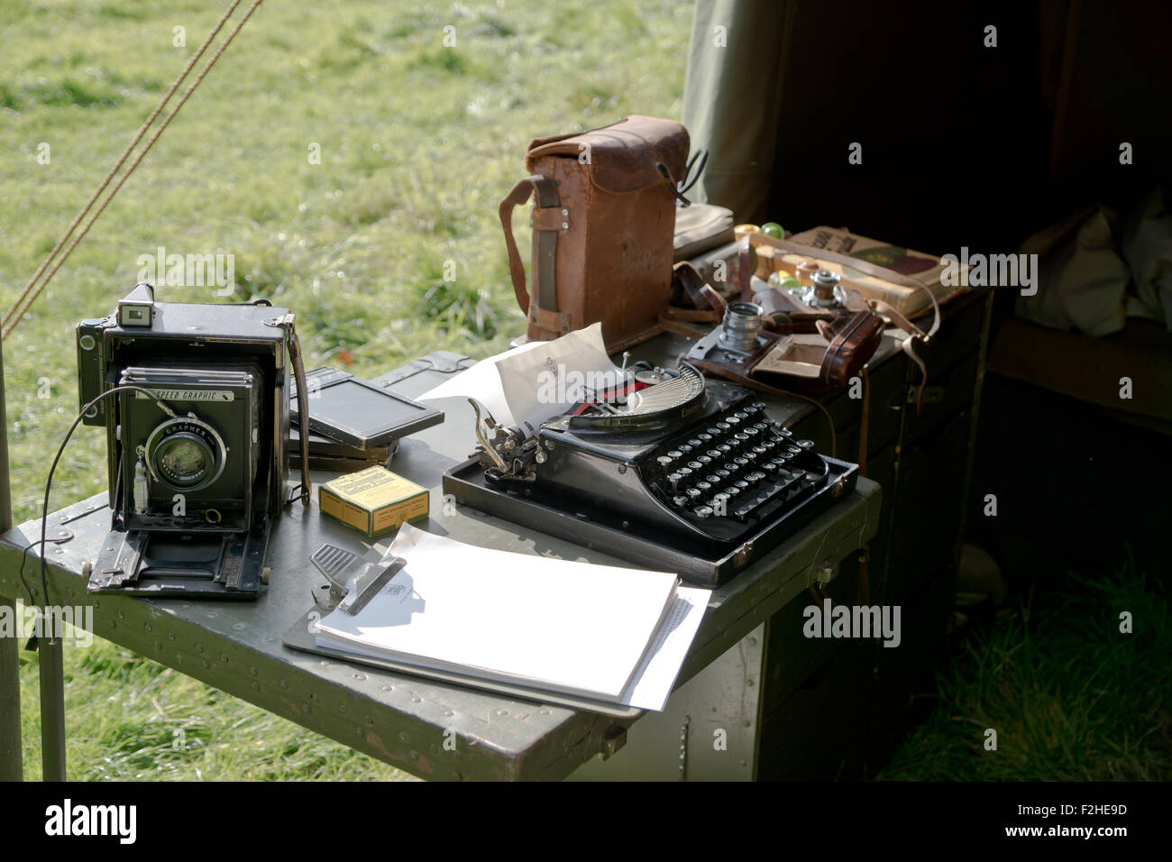 1940s typewriter hi-res stock photography and images - Alamy