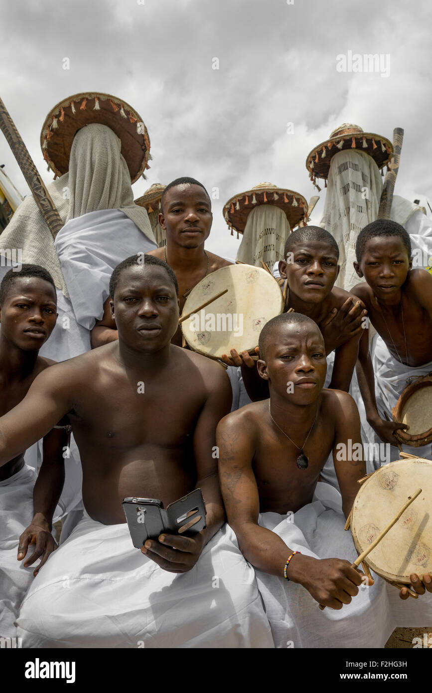 Benin voodoo mask hi-res stock photography and images - Alamy