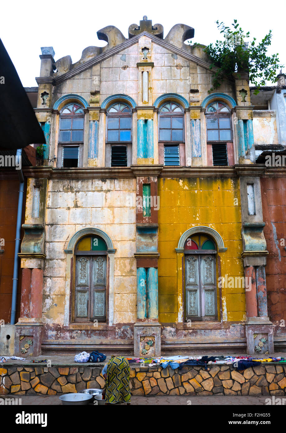 Benin, West Africa, Porto-Novo, multicoloured great mosque Stock Photo ...