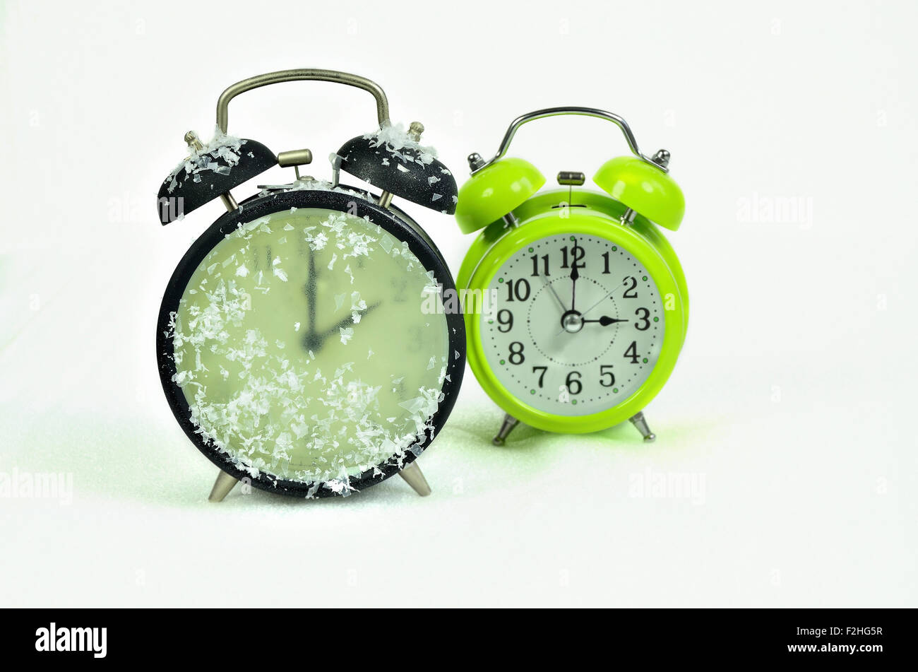 Clock face showing time two hi-res stock photography and images - Alamy