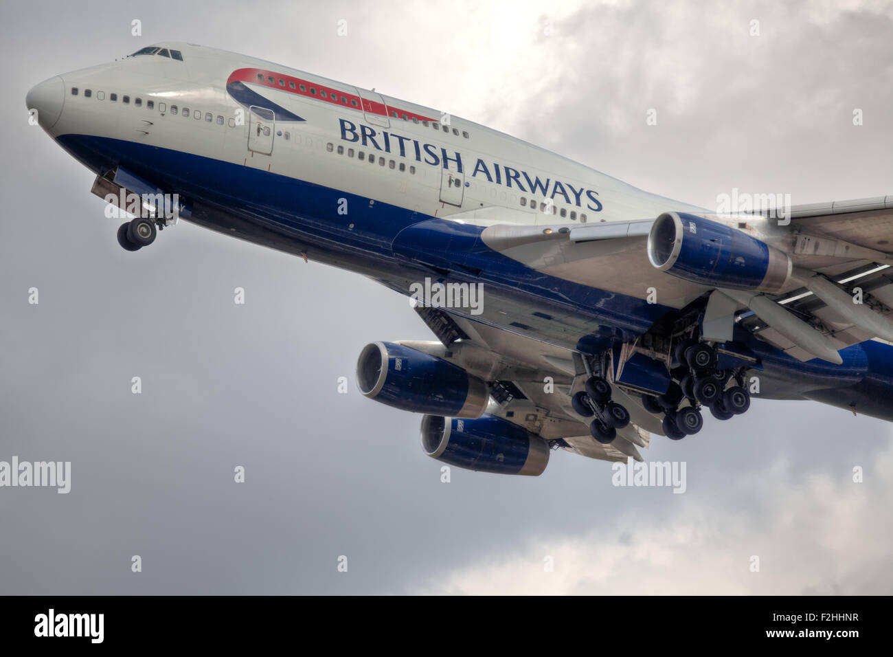 British Airways Boeing 747 Jumbo Jet G-BNLY taking off from London ...