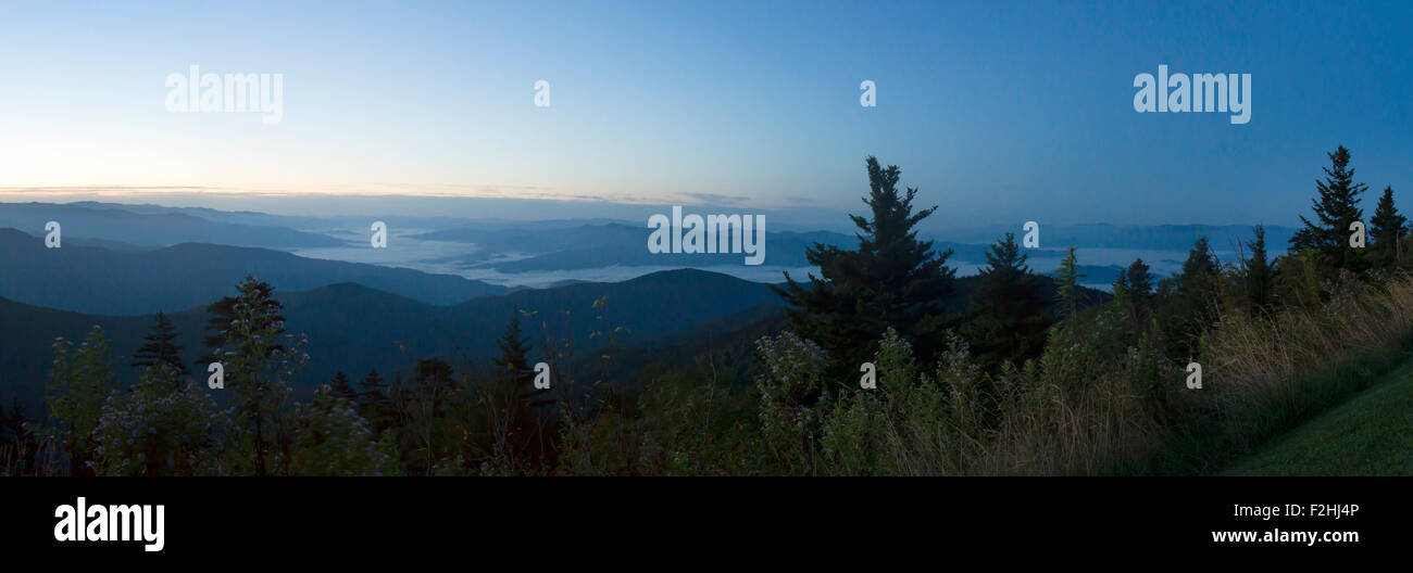 Mist in valley at Great Smoky Mountains National Park in dawn Stock ...