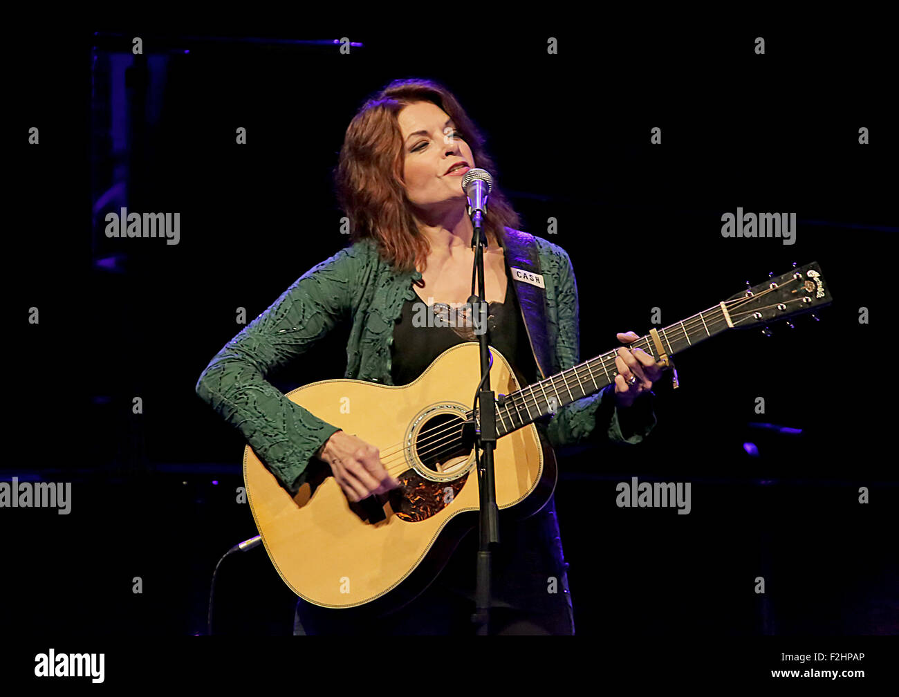 Rosanne Cash and John Leventhal Performing at Liverpool Philharmonic ...