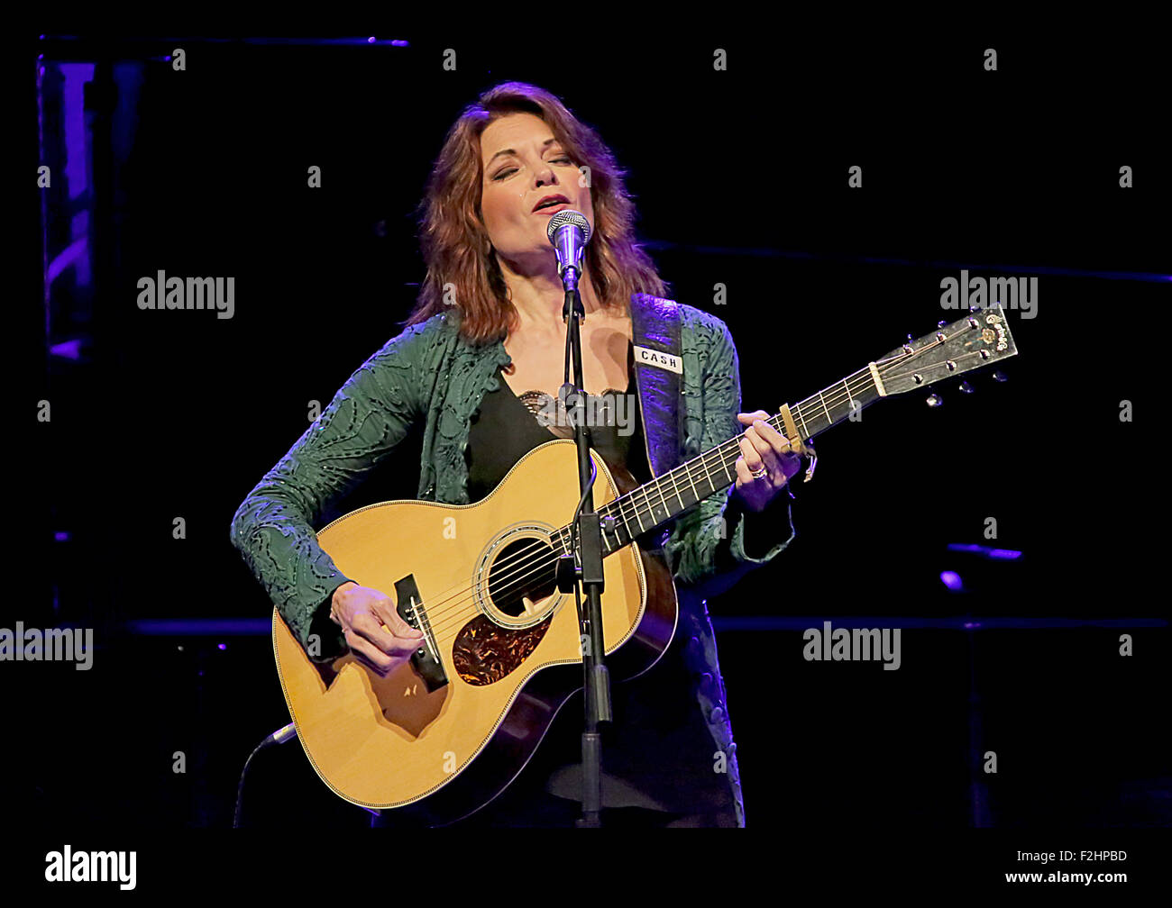Rosanne Cash and John Leventhal Performing at Liverpool Philharmonic ...