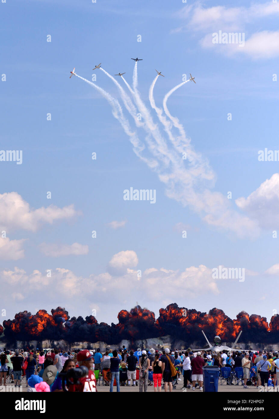 Washington, DC, USA. 19th Sep, 2015. Planes perform aerobatic show ...